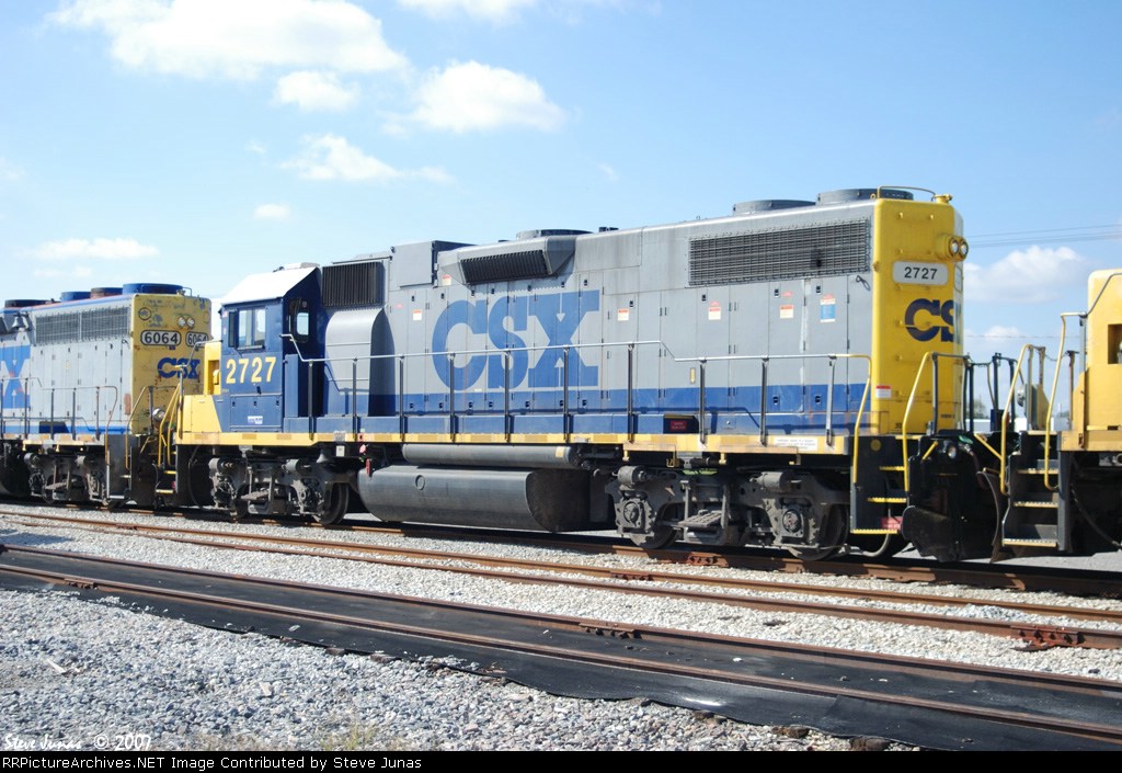 CSX 2727 patiently waits for its next run